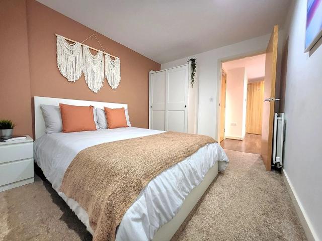 Apartment at Duke of Wellington Avenue, Greater London