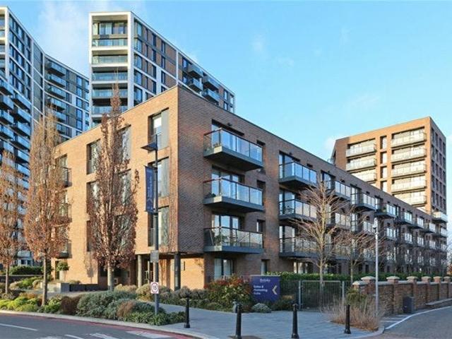 Apartment at Duke of Wellington Avenue, Greater London
