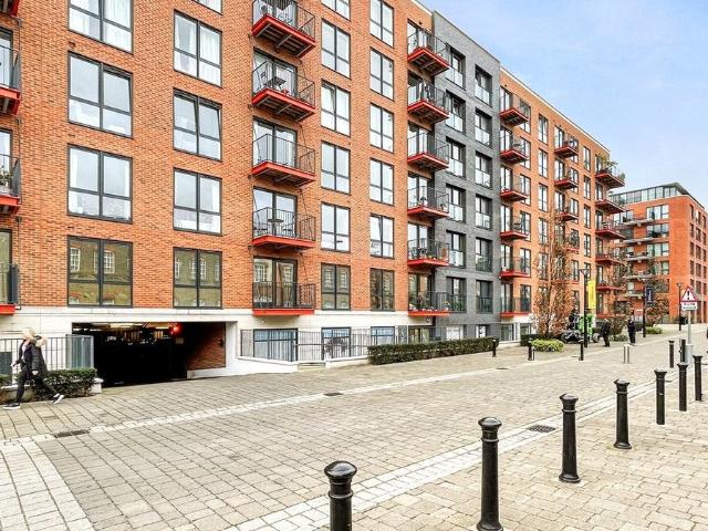 Apartment at Duke of Wellington Avenue, Greater London