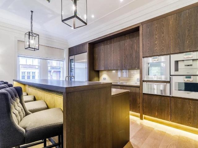 Apartment at Duke Street, City of Westminster
