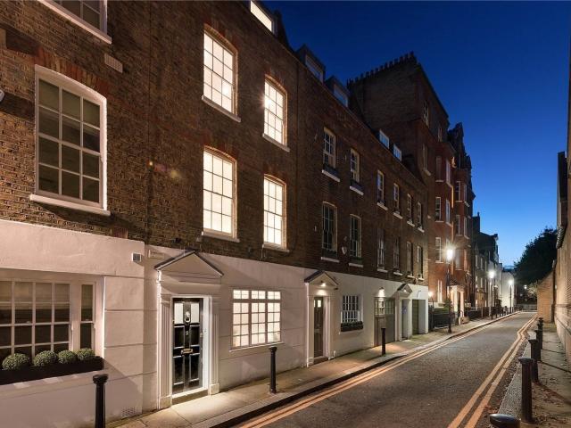 Apartment at Dukes Lane, Greater London