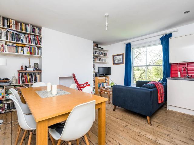 Apartment at Dulwich Road, Greater London
