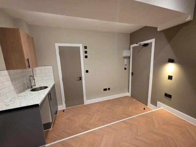 Apartment at Dunbar Street, Greater London