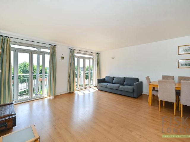 Apartment at Dundee Wharf, Greater London