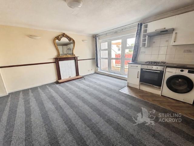 Apartment at Dunmow Close, Greater London