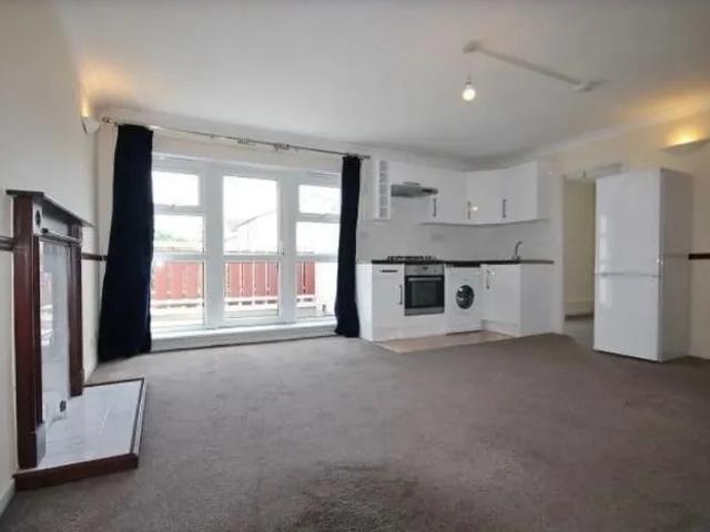 Apartment at Dunmow Close, Greater London