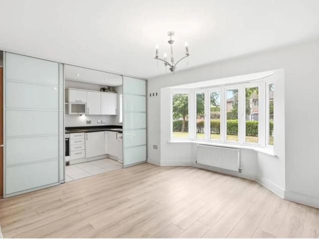 Apartment at Dunnell Close, Borough of Spelthorne
