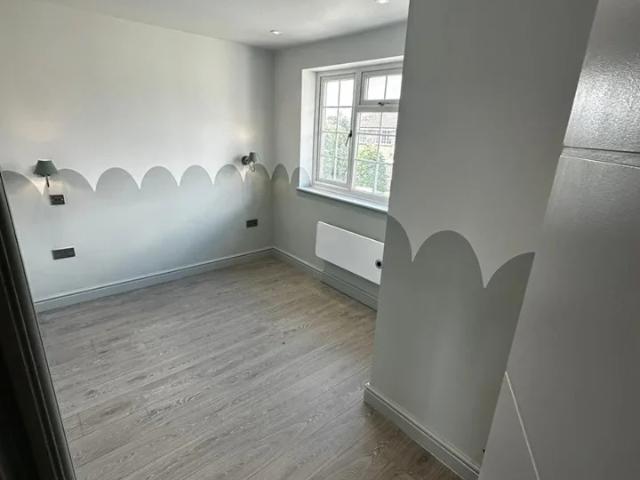 Apartment at Dunsmore Road, Elmbridge