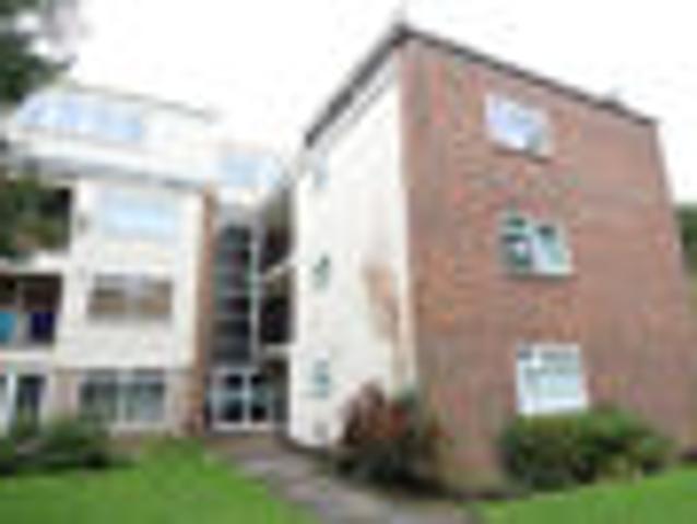 Apartment at Dunraven Drive, Greater London