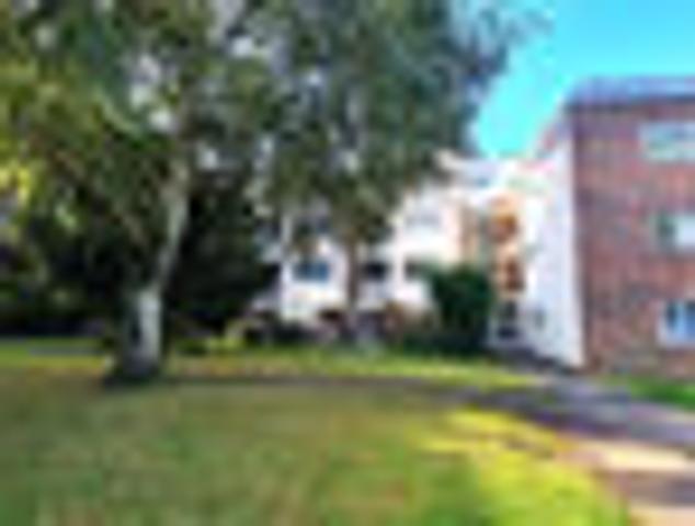 Apartment at Dunraven Drive, Greater London