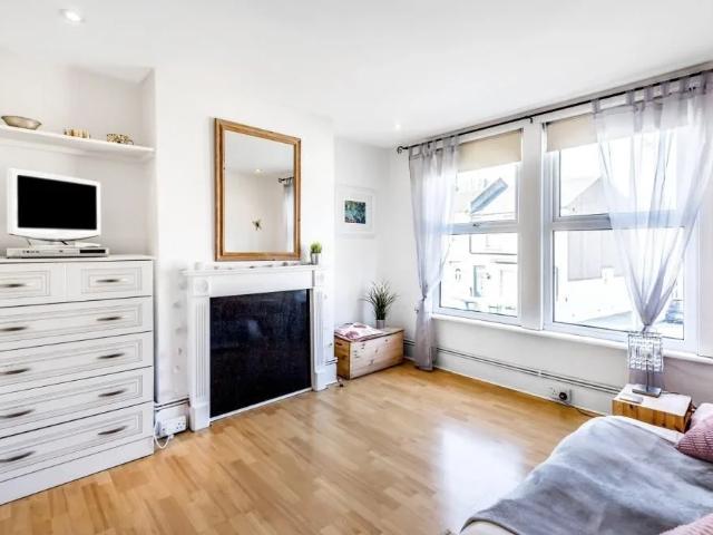 Apartment at Dupree Road, Greater London