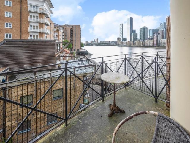 Apartment at Durand's Wharf, Greater London