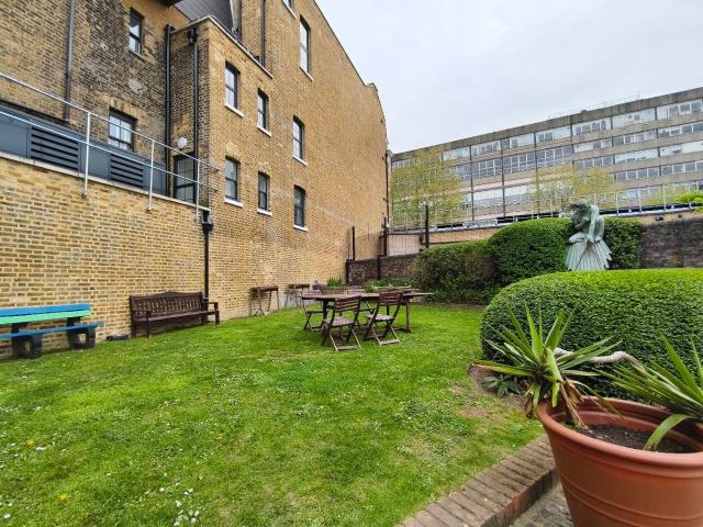 Apartment at Durward Street, Greater London