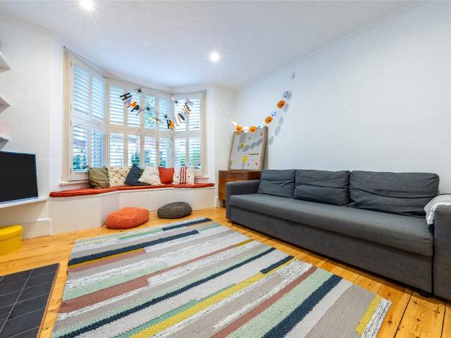 Apartment at Dynham Road, Greater London