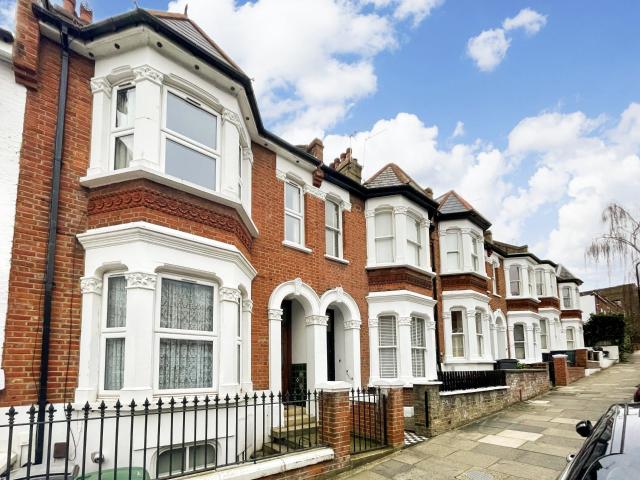 Apartment at Dynham Road, Greater London
