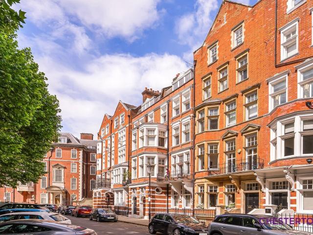 Apartment at Embankment Gardens, Greater London