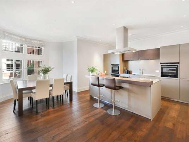 Apartment at Emery Hill Street, City of Westminster