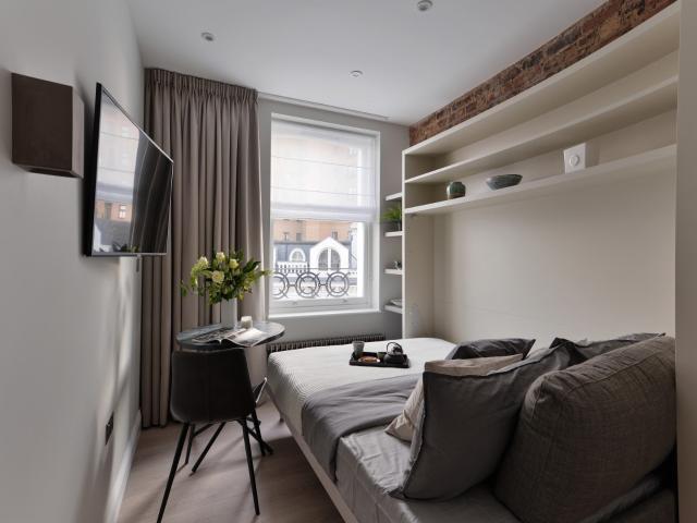 Apartment at Emperor's Gate, Greater London