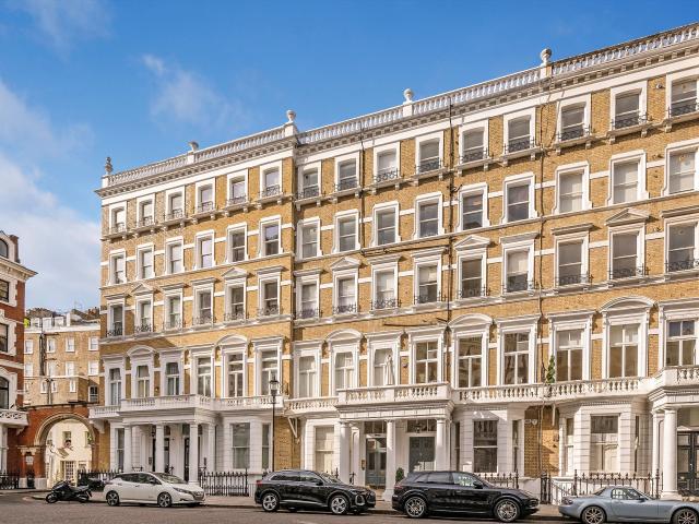 Apartment at Emperor's Gate, Greater London