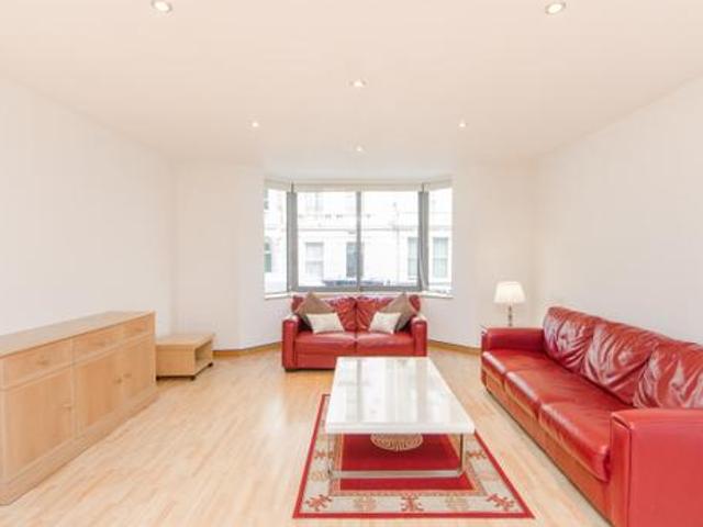 Apartment at Emperor's Gate, Greater London