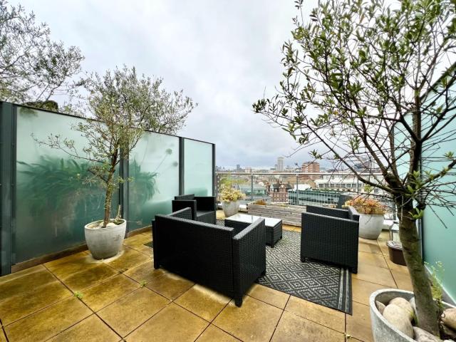 Apartment at Empire Square South, Greater London