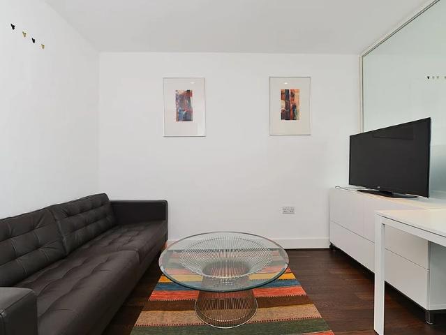 Apartment at Empire Square South, Greater London