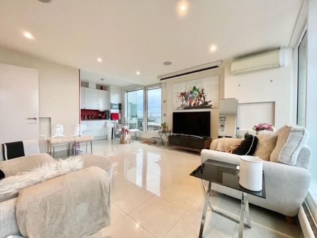 Apartment at Empire Square South, Greater London