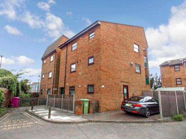 Apartment at Empire Wharf Road, Greater London