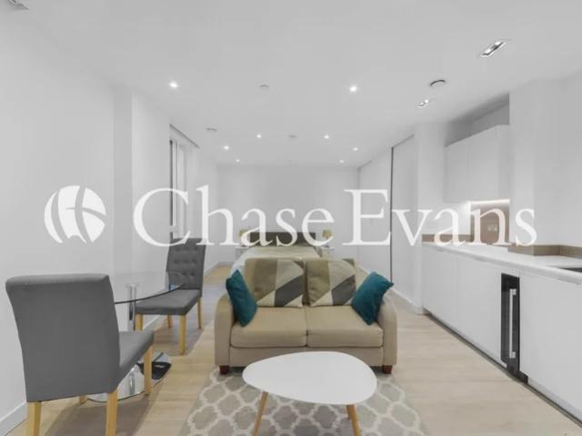 Apartment at Endymion Road, Greater London