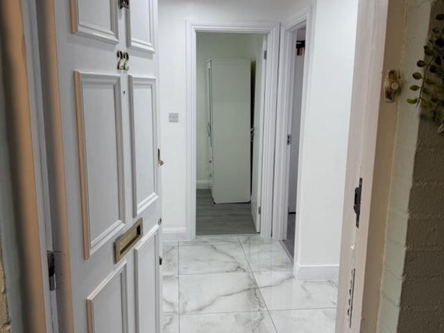 Apartment at Engleheart Drive, Greater London
