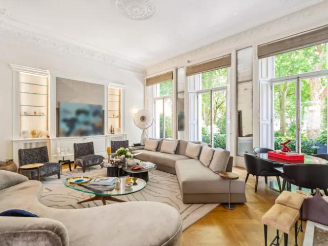 Apartment at Ennismore Gardens, City of Westminster
