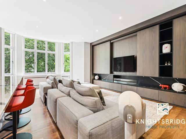 Apartment at Ennismore Gardens, City of Westminster