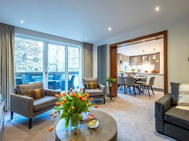 Apartment at Ennismore Gardens, City of Westminster