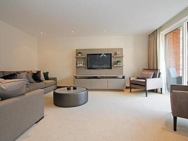 Apartment at Ennismore Gardens, City of Westminster