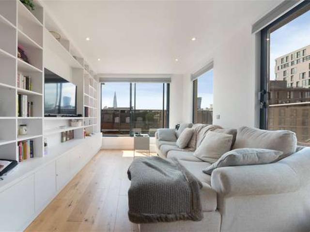 Apartment at Ensign Street, Greater London