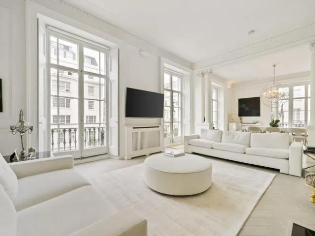 Apartment at Eaton Place, City of Westminster