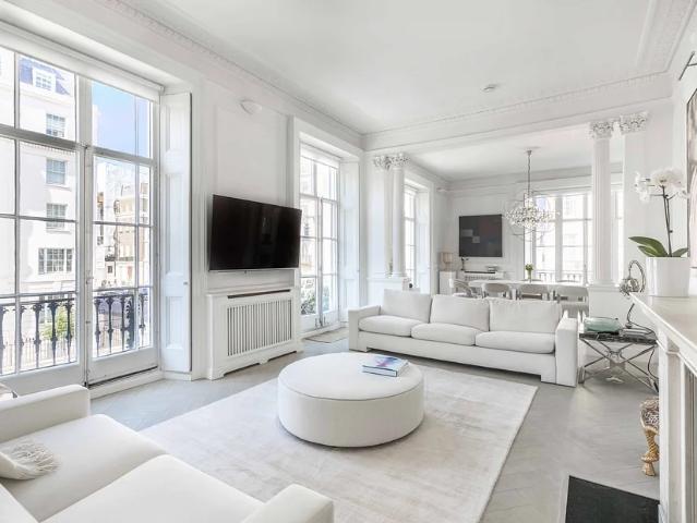Apartment at Eaton Place, City of Westminster