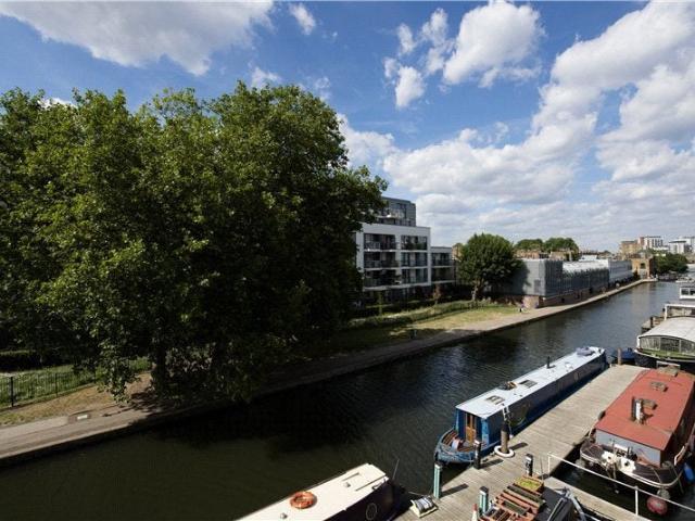 Apartment at Eagle Wharf Road, Greater London