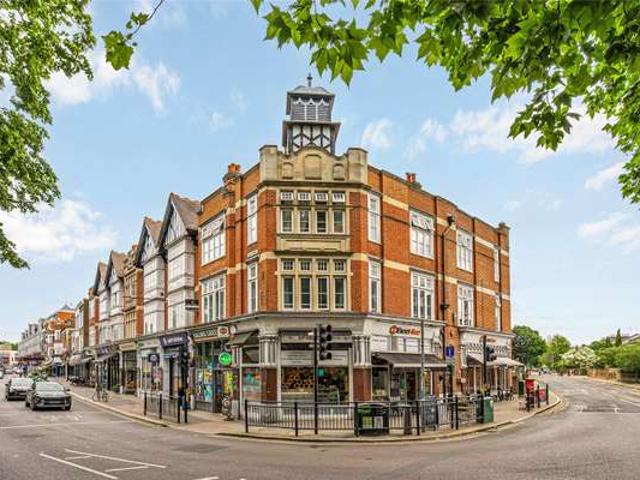 Apartment at Ealing Green, Greater London