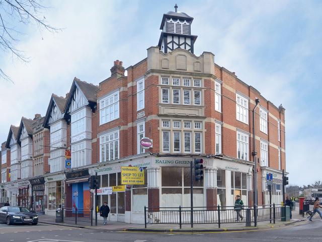 Apartment at Ealing Green, Greater London