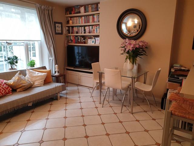 Apartment at Eardley Crescent, Greater London