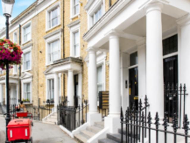Apartment at Eardley Crescent, Greater London
