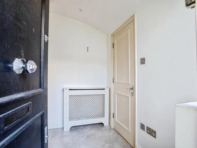 Apartment at Eardley Crescent, Greater London