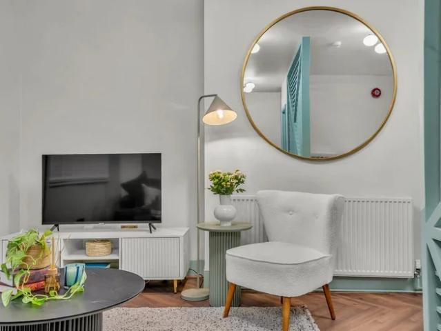 Apartment at Eardley Crescent, Greater London