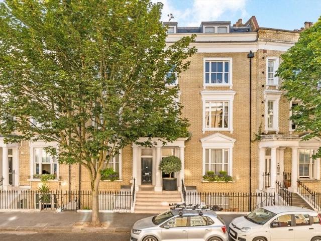 Apartment at Eardley Crescent, Greater London