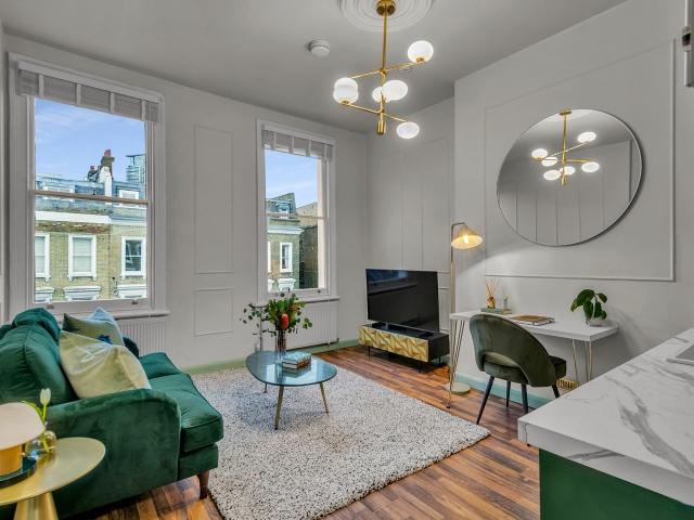 Apartment at Eardley Crescent, Greater London