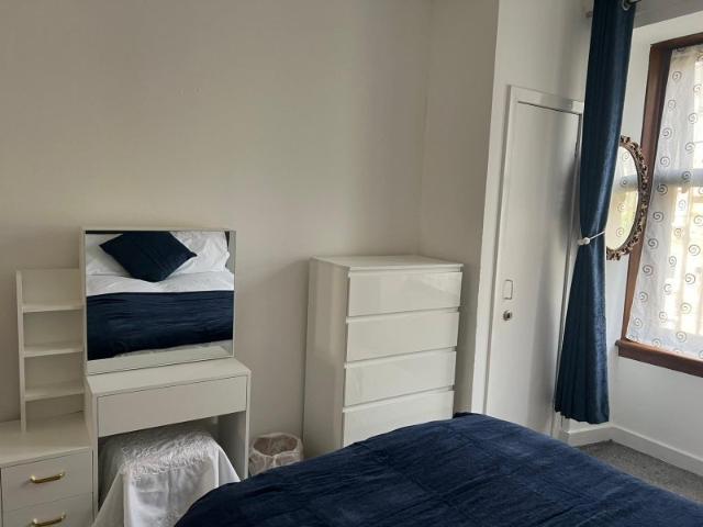 Room at Earl Street, Glasgow