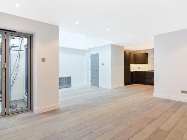 Apartment at Earlham Street, Greater London