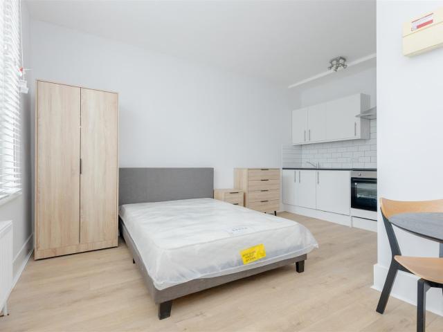 Apartment at Earl's Court Gardens, Greater London