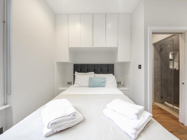 Apartment at Earl's Court Gardens, London